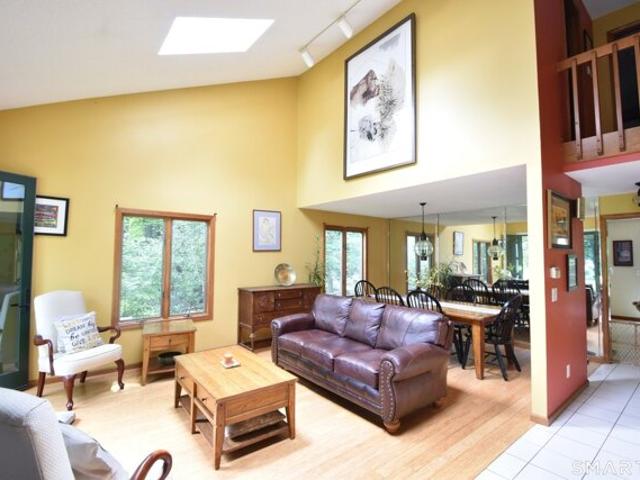 Old Turnpike Rd, Bristol, Home For Sale