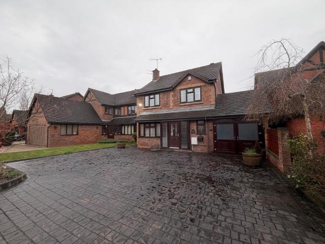 Oldacre Close, Sutton Coldfield, B76 4 bed detached house to rent £4,100 pcm £946 pw