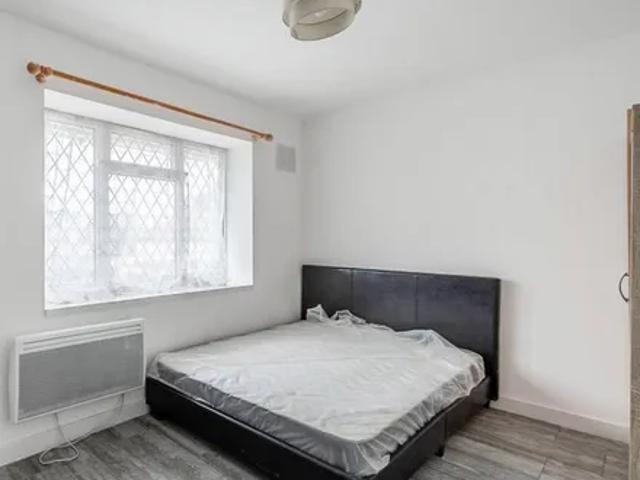 Oldberry Road, Burnt Oak, London, HA8 9DB, United Kingdom | 4 bed duplex for rent #134299214 | Rentberry