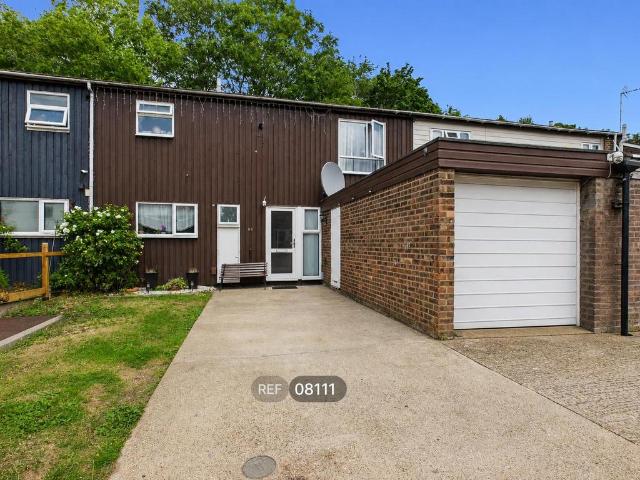 Oldbrook, Peterborough, PE3 8SJ 3 bed terraced house to rent £1,095 pcm £253 pw