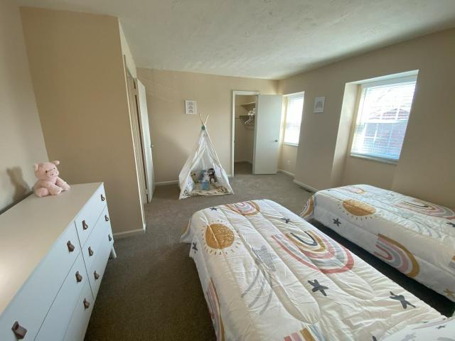 Olde Montgomery 1 Bedroom Apartment for Rent at 7950 Village Dr, Cincinnati, OH 45242