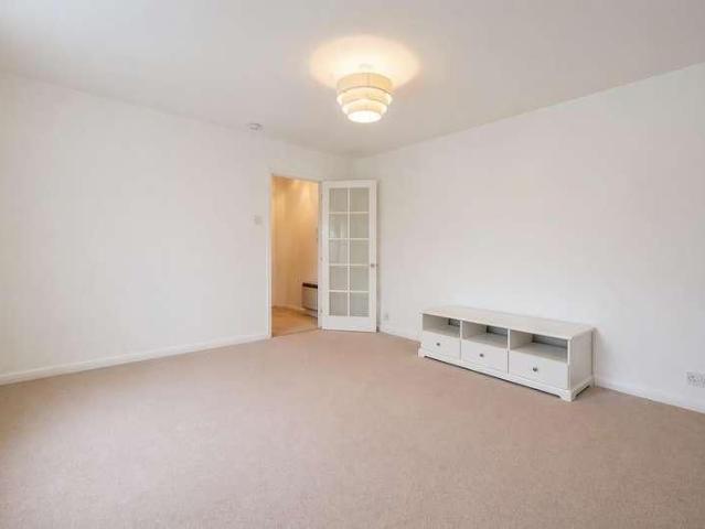 Oldfield Lane North, Greenford, UB6
