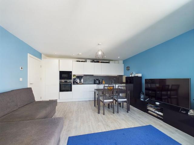Oldfield Road, Maidenhead, Berkshire SL6, 1 bed flat to rent, £1,500 pcm | PrimeLocation