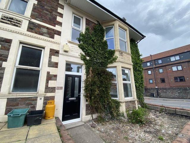 Oldfield Road, Bristol BS8, 2 bed flat to rent, £1,800 pcm | PrimeLocation