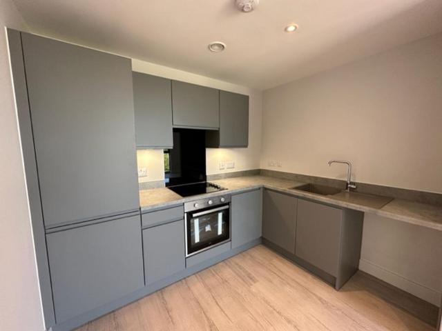 Oldfield Road Salford M5 1 bed apartment to rent £1,000 pcm £231 pw