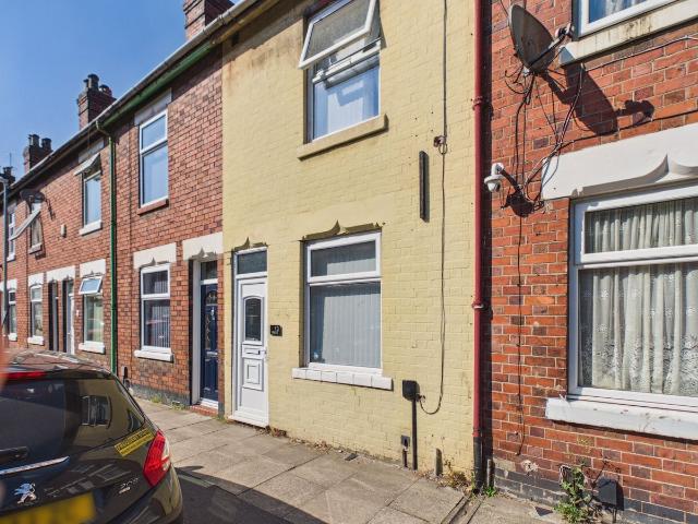 Oldfield Street, Fenton ST4, 2 bed terraced house to rent, £775 pcm | PrimeLocation