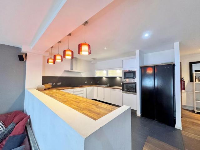 Oldham Street, Manchester, M1 3 bed apartment to rent £2,000 pcm £462 pw
