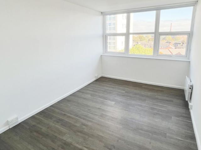 Oldham Road, Manchester M40, 2 bed shared accommodation to rent, £1,150 pcm | PrimeLocation