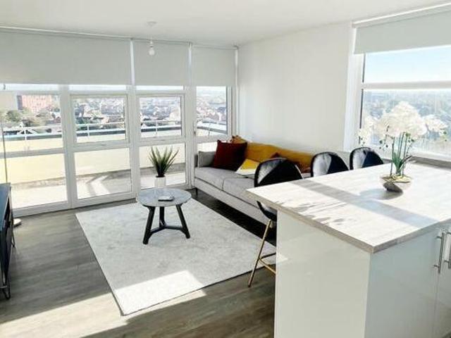 Oldham Road, Manchester, 2 Bedroom Flat