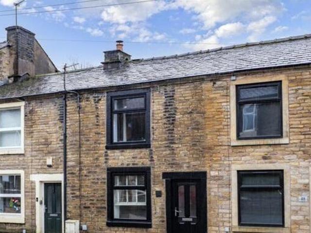 Oldham Road, Springhead, 2 Bedroom Terraced
