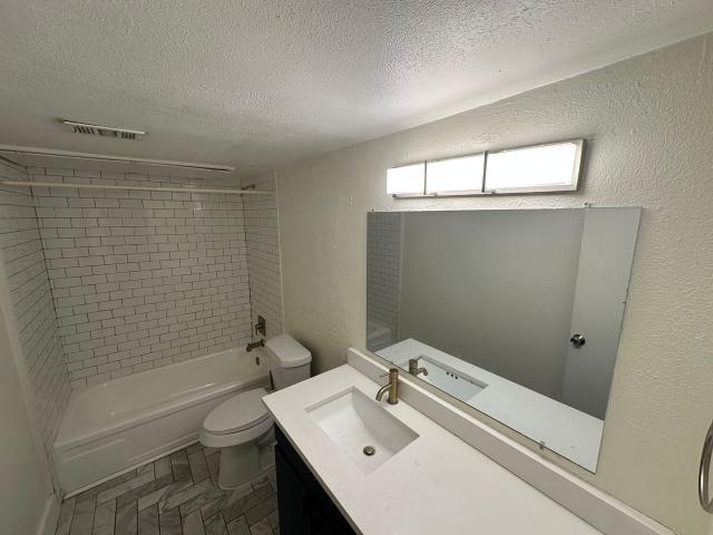 Olive at Vernon 1 Bedroom Apartment for Rent at 2211 S Vernon Ave, Dallas, TX 75224