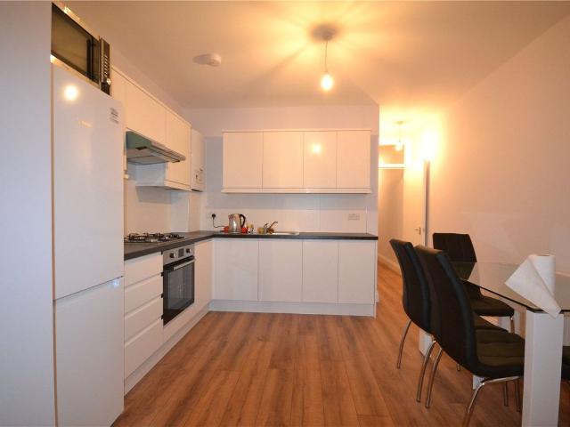 Olive Road, London NW2, 3 bed flat to rent, £2,100 pcm | PrimeLocation