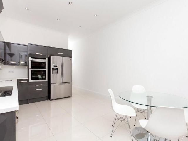 Olive Road, London, NW2 5 bed property to rent £3,500 pcm £808 pw
