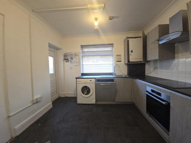 Olive Road, London, W5 5 bed terraced house to rent £4,550 pcm £1,050 pw
