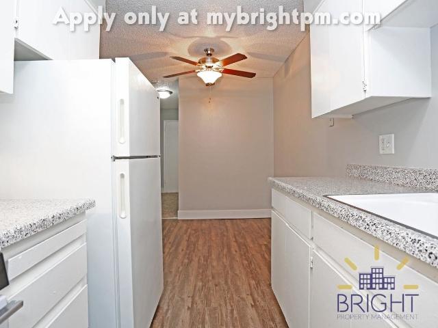 Olive Square Studio Apartment for Rent at 8670 Fair Oaks Blvd, Carmichael, CA 95608