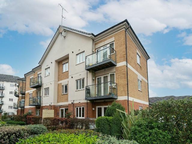 Oliver Court, Watford, Watford WD25, 1 bed flat to rent, £1,300 pcm | PrimeLocation