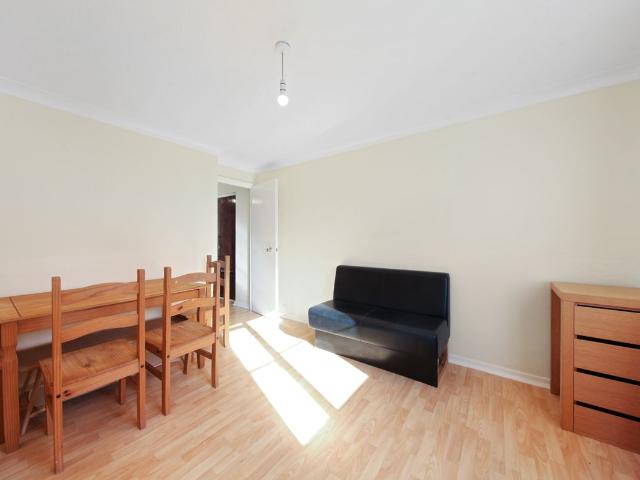 Oliver Gardens, London E6, 1 bed flat to rent, £1,408 pcm | PrimeLocation