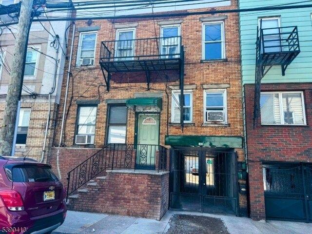 Oliver St, Newark, Home For Sale