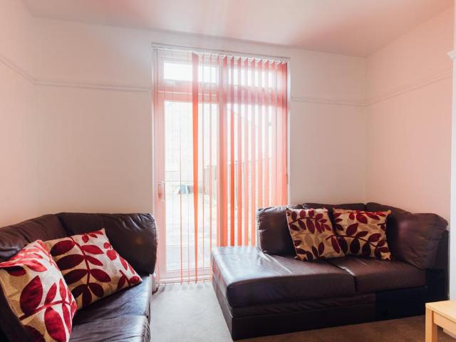 Oliver Road, Loughborough LE11 3 bed house to rent £1,820 pcm £420 pw