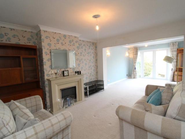Oliver Road, Shenfield, CM15 4 bed semi detached house £2,800 pcm £646 pw