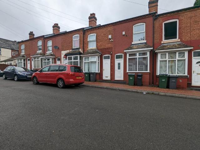 Oliver Road, Smethwick, B66 3 bed terraced house to rent £1,175 pcm £271 pw