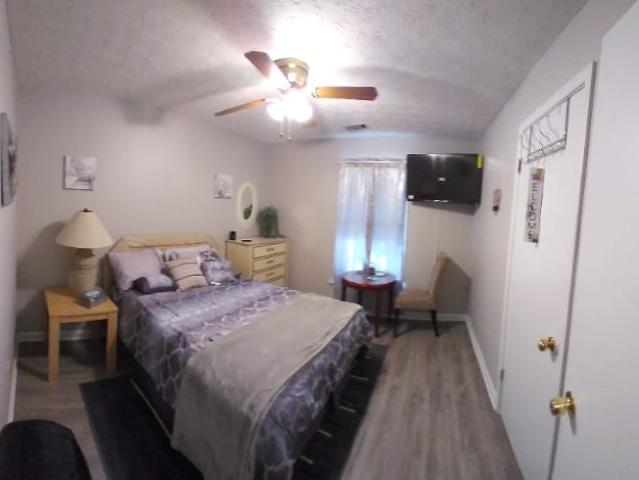 Oliver's Quiet Place Room 1