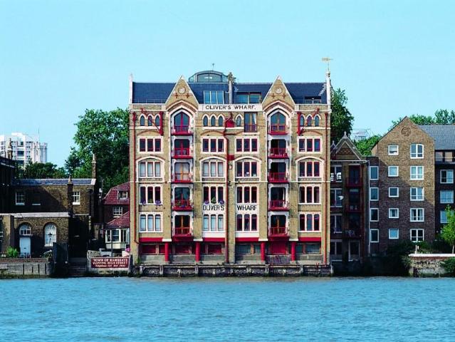 Olivers Wharf, 64 Wapping High. 1 bed apartment to rent £3,683 pcm £850 pw