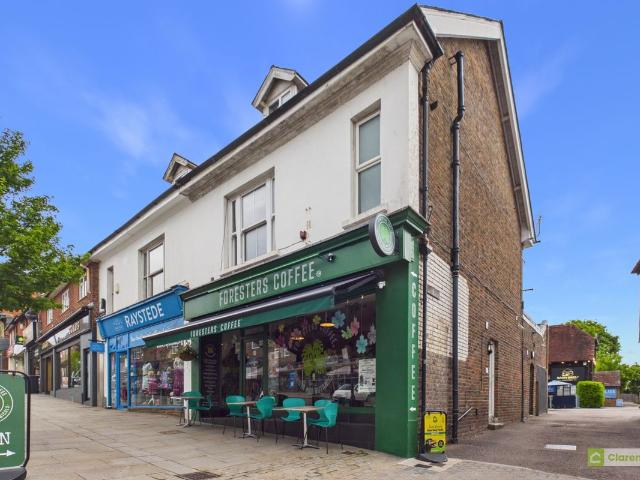 Olives Yard, High Street, Uckfield TN22, 2 bed terraced house to rent, £1,150 pcm | PrimeLocation