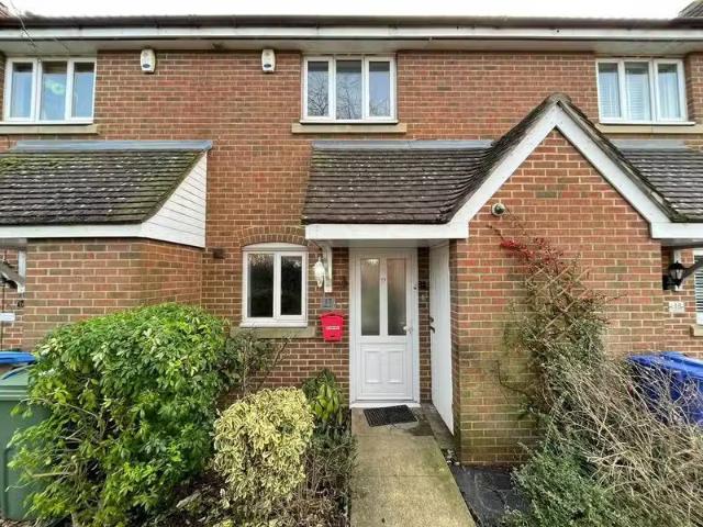 Olivine Close, Sittingbourne, ME10 2 bed terraced house to ren.