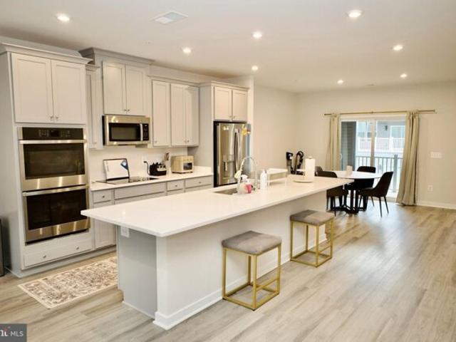 Olivine Dr, Chantilly, Condo For Sale