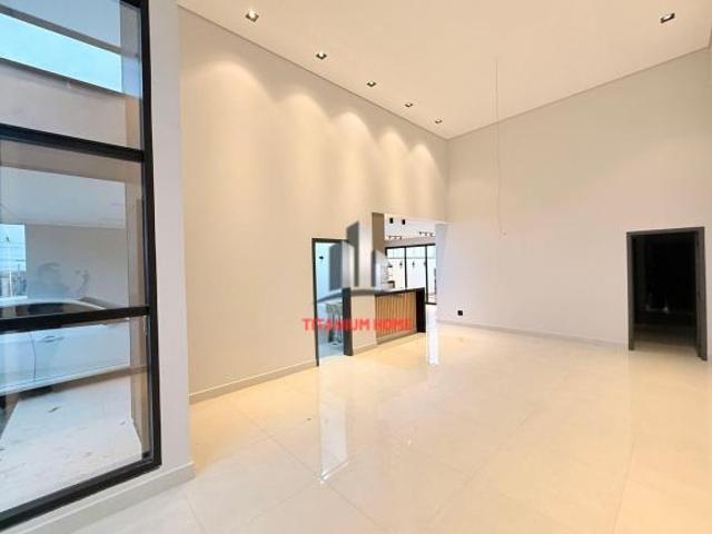 Olivio Franceschini Casa Nova 3 suites com Piscina no condominio Olivio franceschini