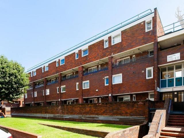 Ollerton Green, Bow E3 3 bed maisonette to rent £2,750 pcm £635 pw
