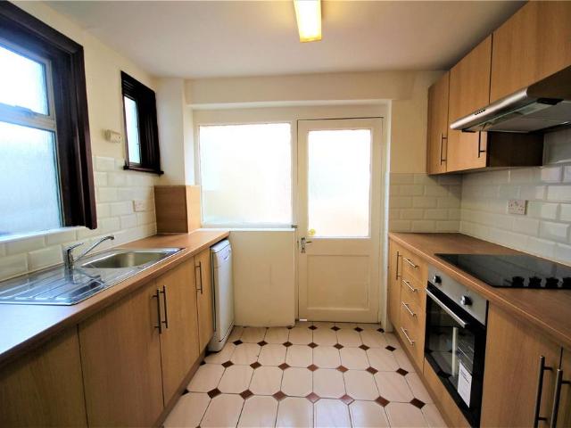 Ollerton Road, Bounds Green, London, N11 3 bed terraced house to rent £2,450 pcm £565 pw