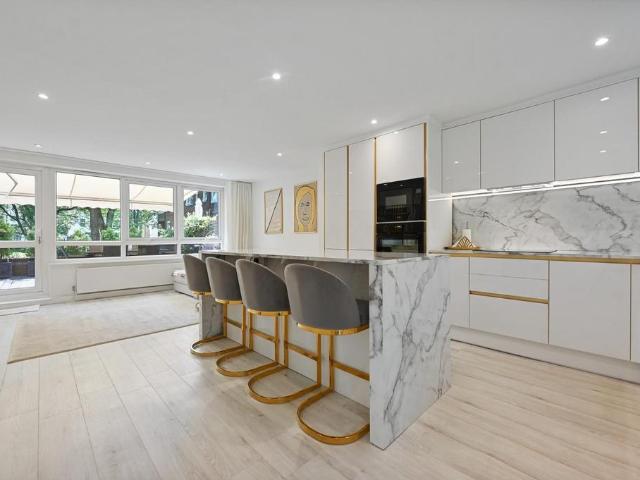Ollgar Close, London, W12 3 bed maisonette to rent £3,300 pcm £762 pw