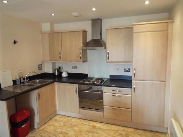 Olsen Rise, Lincoln LN2, 2 bed flat to rent, £900 pcm | PrimeLocation