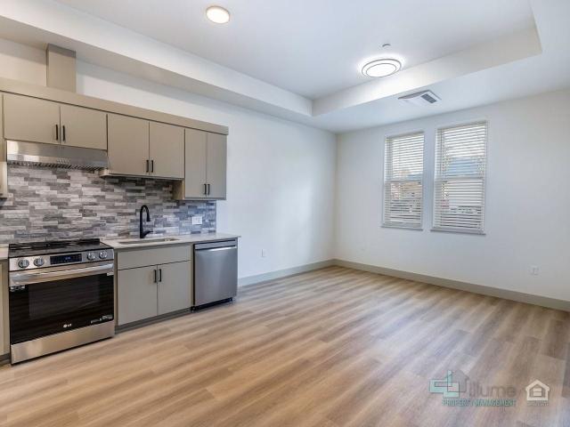 Olson Building Conservice 1 Bedroom Apartment for Rent at 617 Monroe St, Oregon City, OR 97045 McLoughlin