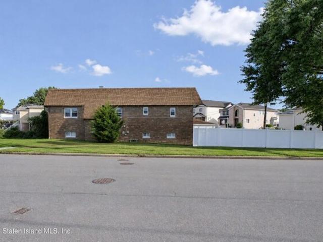 Olympia Blvd, Staten Island, Home For Sale