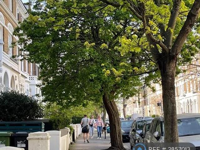 Olympia, London, W14 2 bed flat to rent £2,850 pcm £658 pw