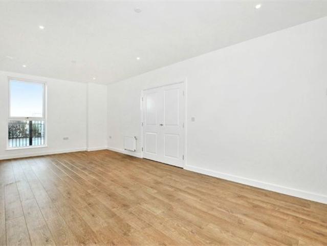 Olympian Way, Greenwich, London SE10, 3 bed flat to rent, £2,500 pcm | PrimeLocation