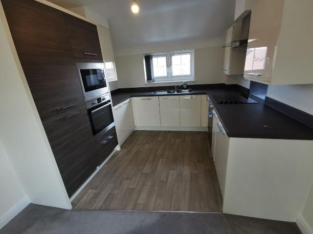 Olympian Close, Chorley PR7, 2 bed flat to rent, £800 pcm | PrimeLocation
