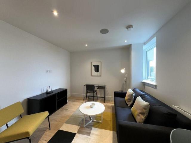 Olympic Way 1 bed flat to rent £1,850 pcm £427 pw