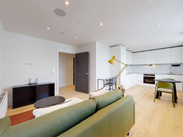 Olympic Way 1 bed flat to rent £1,895 pcm £437 pw