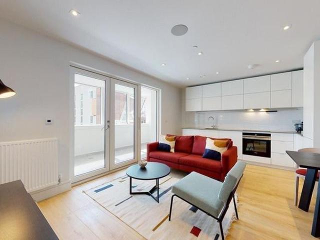 Olympic Way 1 bed flat to rent £1,995 pcm £460 pw