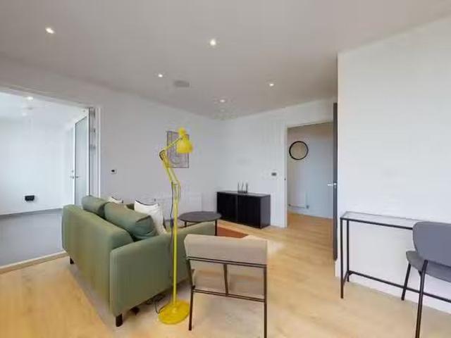 Olympic Way 1 bed flat to rent £1,995 pcm £460 pw