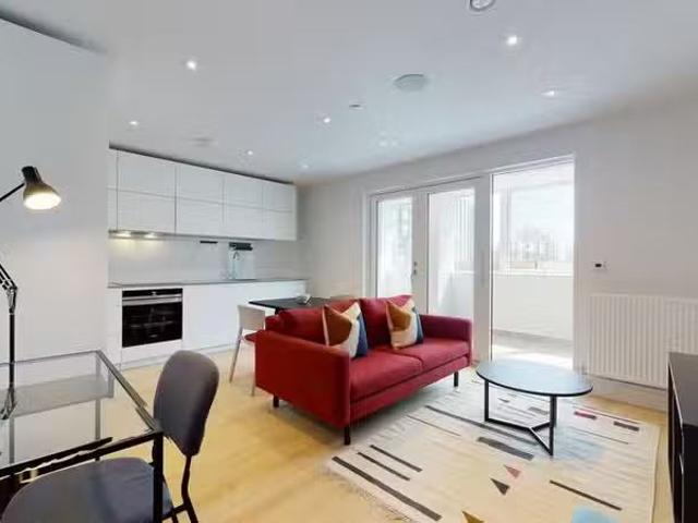 Olympic Way 1 bed flat £1,995 pcm £460 pw