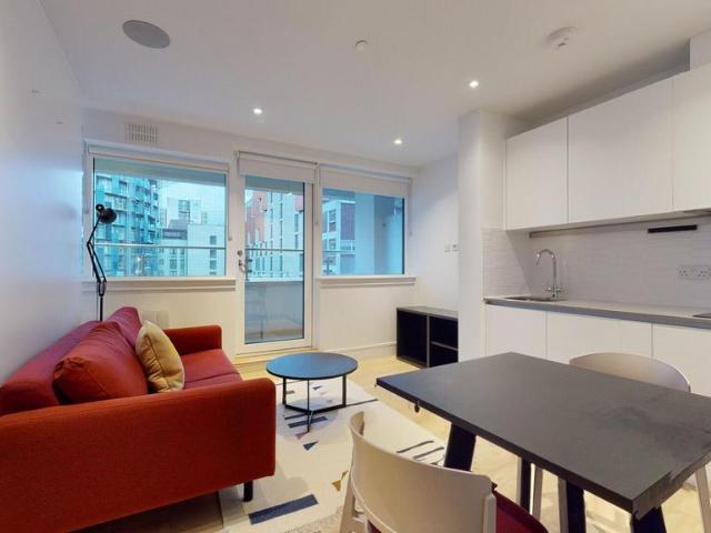 Olympic Way, Wembley HA9 Studio to rent £1,695 pcm £391 pw