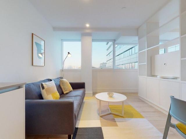 Olympic Way, Wembley HA9 Studio to rent £1,695 pcm £391 pw