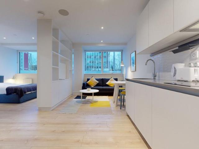 Olympic Way, Wembley HA9 Studio to rent £1,695 pcm £391 pw