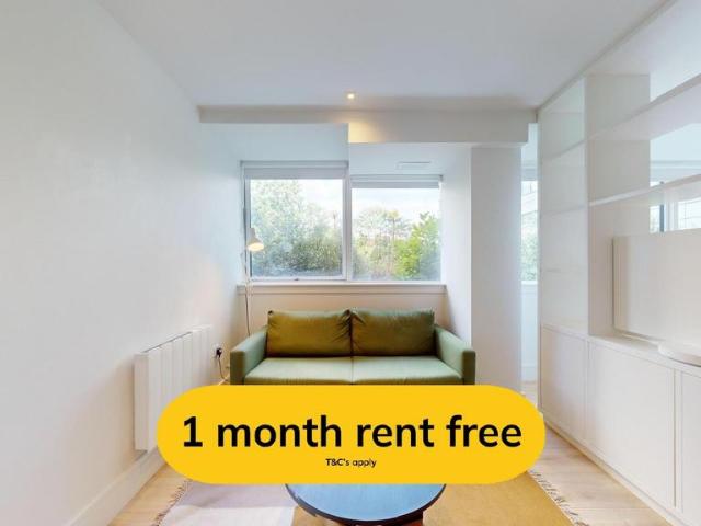 Olympic Way Studio to rent £1,650 pcm £381 pw