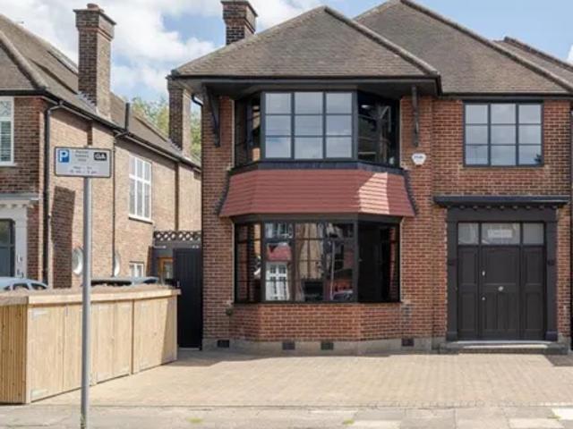 Oman Avenue, London, NW2 6AX, United Kingdom | 5 bed duplex for rent #124459119 | Rentberry